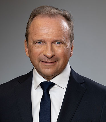 Gilles Roth - Biography